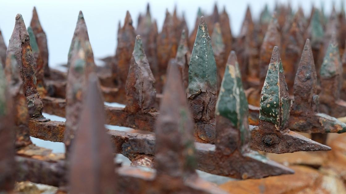 Arquitetura Hostil: O que é e características - Arquiteto Leandro Amaral